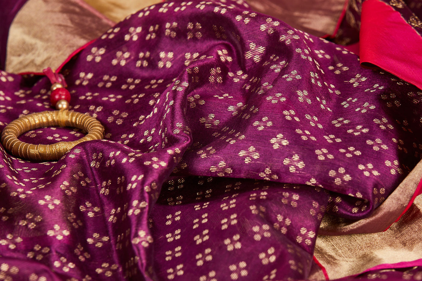 Saris – Raisons